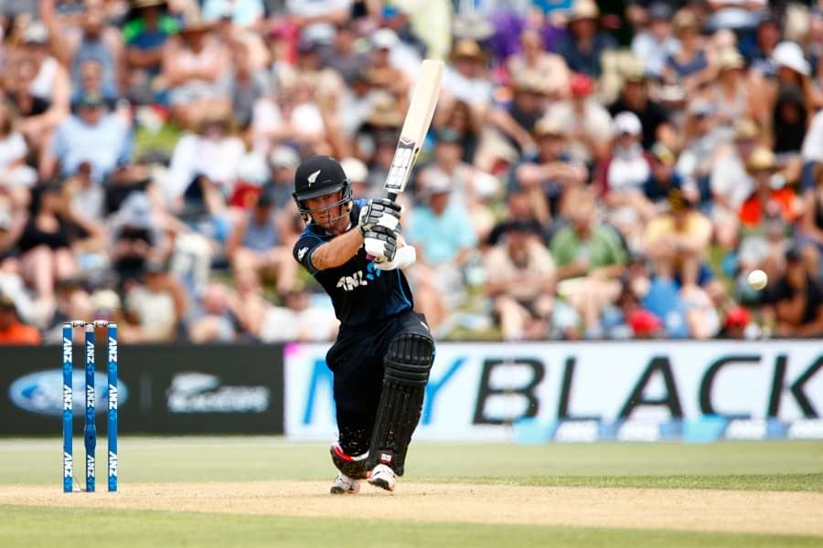 WATCH : Luke Ronchi hits a massive six that hit a car at the petrol ...