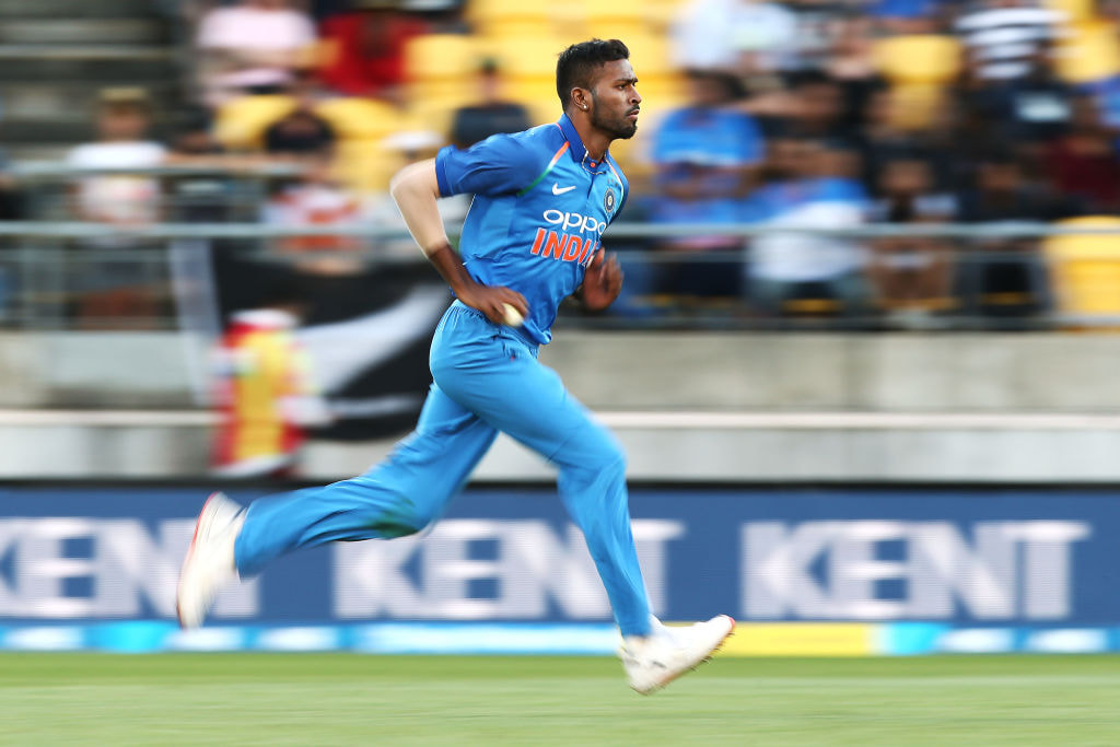 Hardik Pandya injury: Indian all-rounder walks off the field during semi-final vs New Zealand ...
