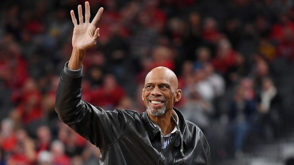 "Punching Kent Nelson broke my hand”: Lakers legend Kareem Abdul Jabbar ...