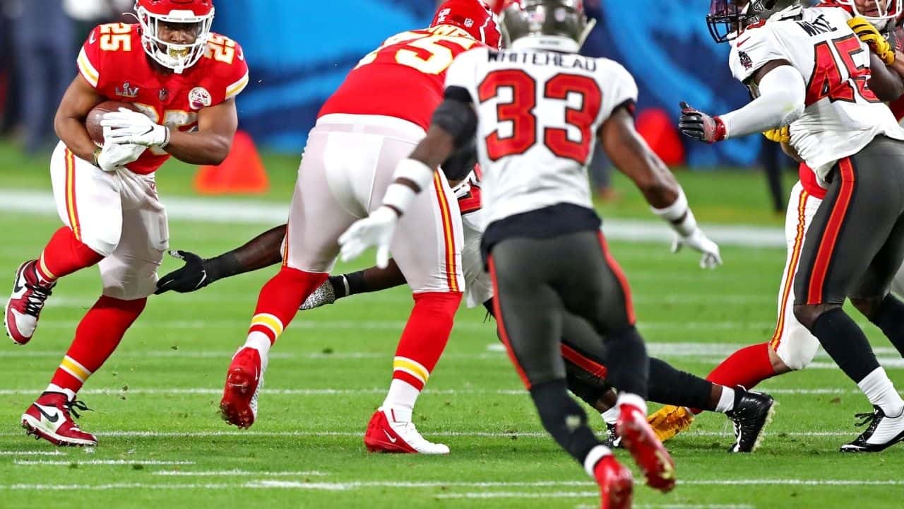 Super Bowl 55: Tampa Bay Buccaneers Defense Holding Strong Against ...