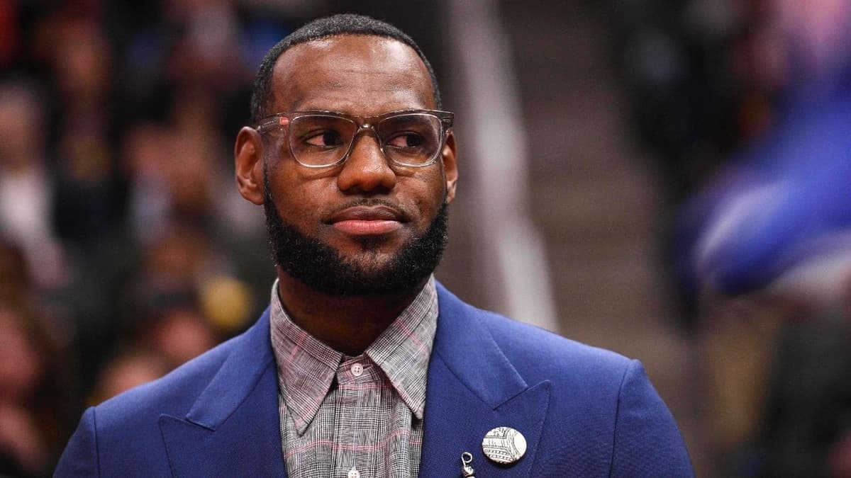 "I have never flopped in any of my games": LeBron James surprising ...