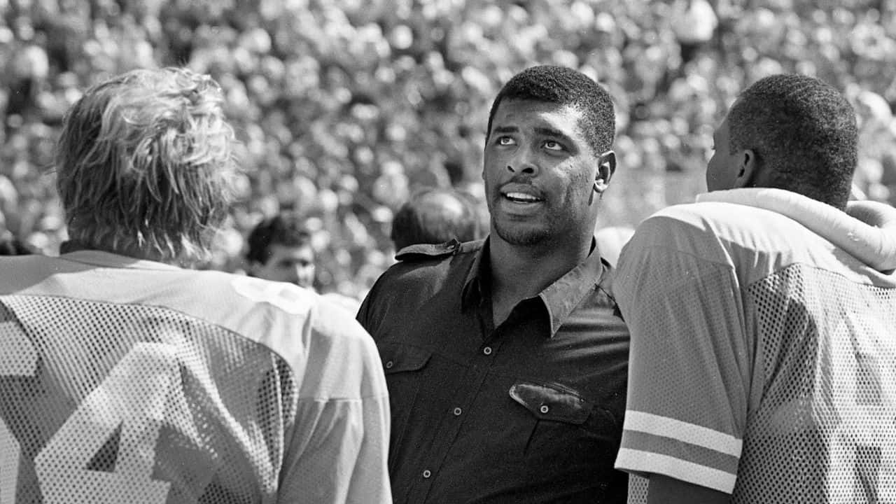 What is the USFL? Details and history of the USFL. - The SportsRush