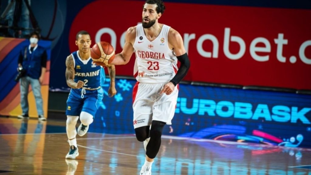 "I won't continue playing for a Russian Army club!": NBA Twitter lauds ...