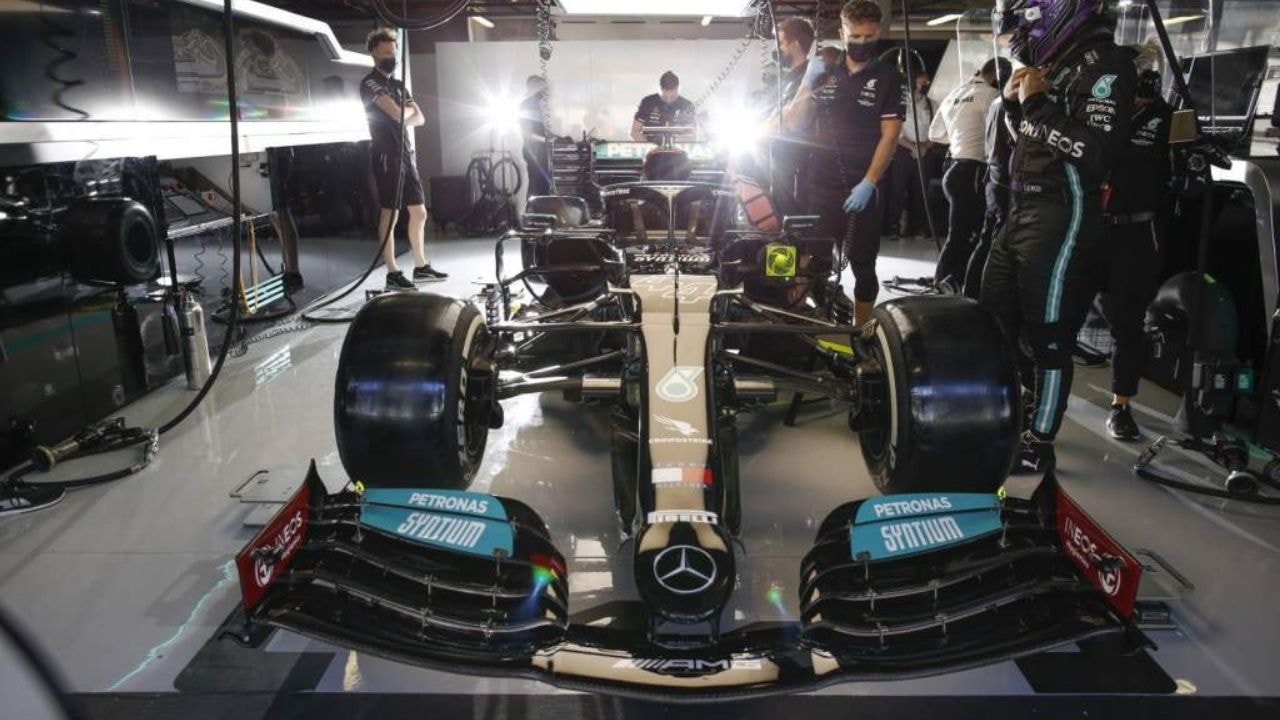 "Relatively similar level of performance"- Mercedes is facing a big ...