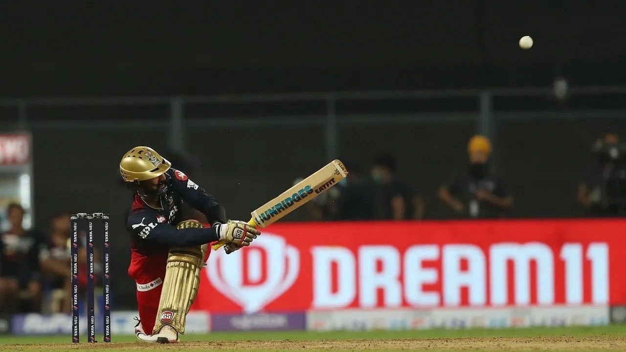 Dinesh Karthik helmet: Why Dinesh Karthik wears different helmet than ... Dinesh Karthik helmet: Why Dinesh Karthik wears different helmet than ...