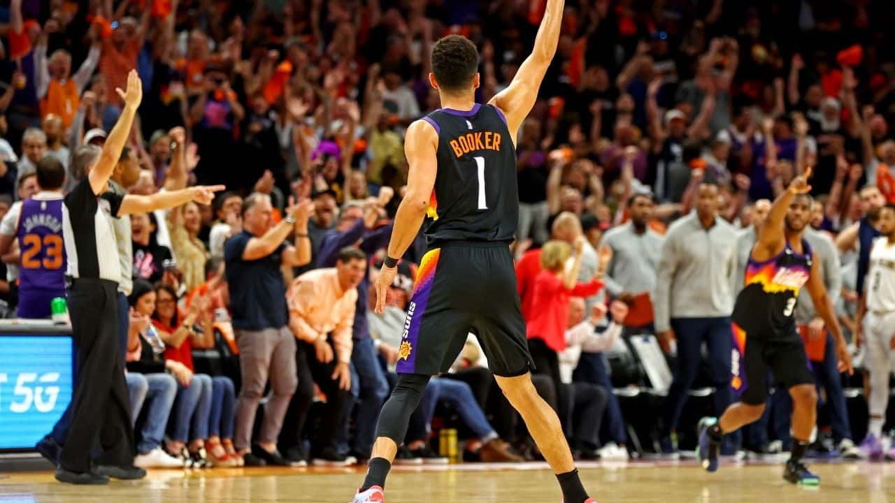 "Devin Booker is the most egalitarian NBA star": NBA Twitter praises Phoenix Suns star for his ...