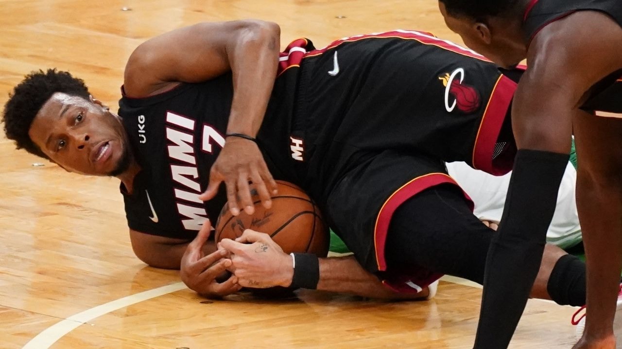 “Kyle Lowry is on the ground in pain, but the mop guy just don’t care ...