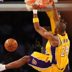 WATCH: How 6’6 Kobe Bryant rose insanely high to grab $100 bill from ...