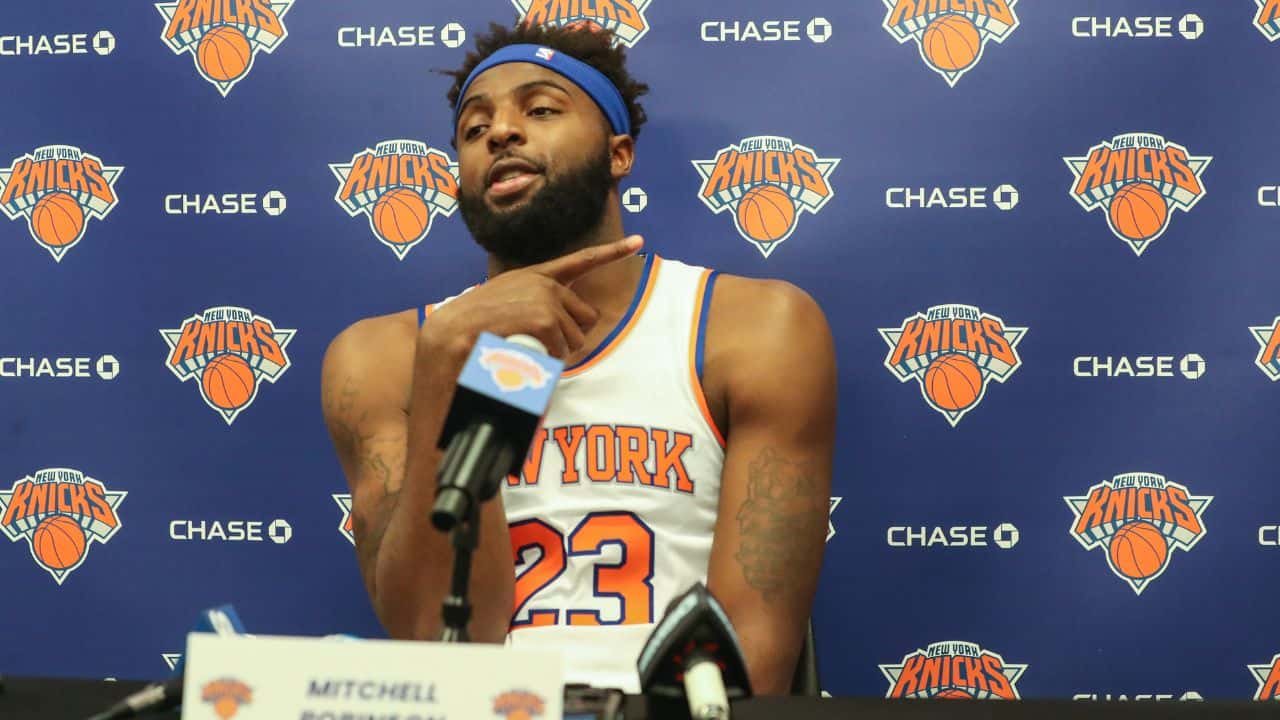 "That's Rude!": Mitchell Robinson Hilariously Teaches Reporter a Lesson ...