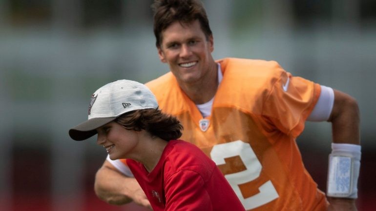 Tom Brady Kiss Controversy Archives - The SportsRush