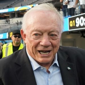 Multibillionaire Jerry Jones Could Be Fined For Wearing The NFL Blind ...