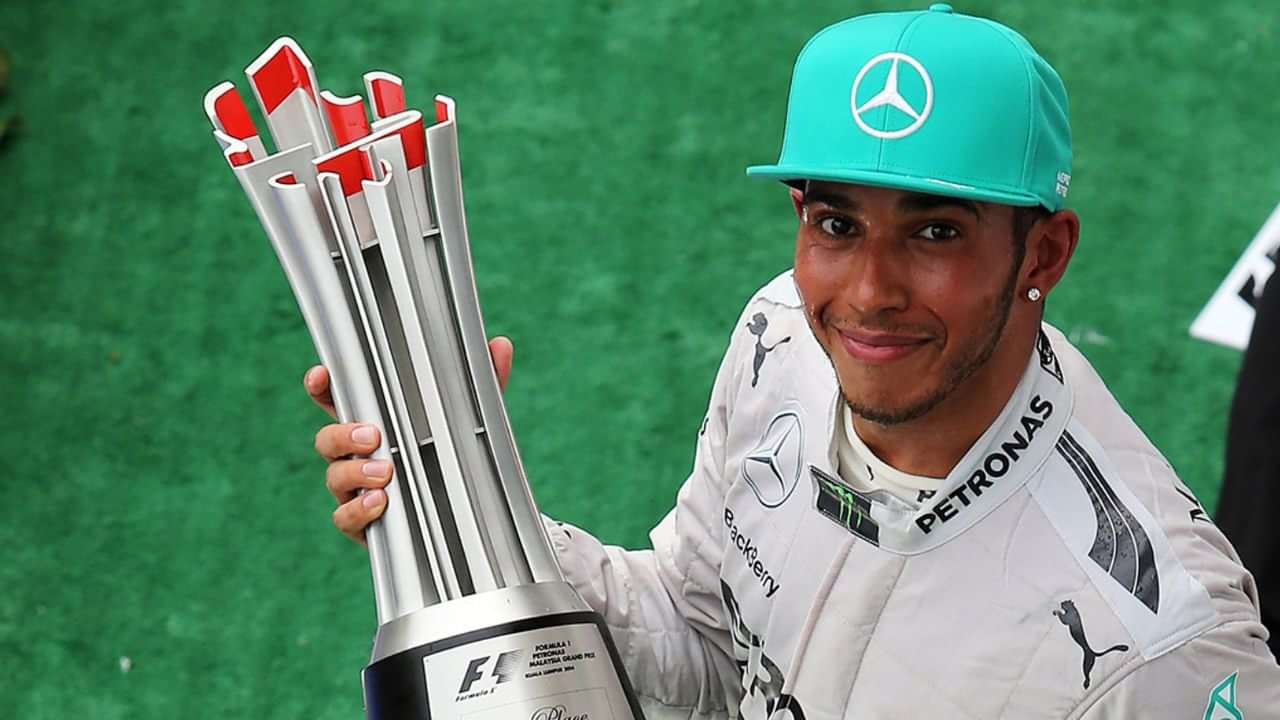 "Lewis Hamilton 24 hours after his world fell apart": When 7-time World ...