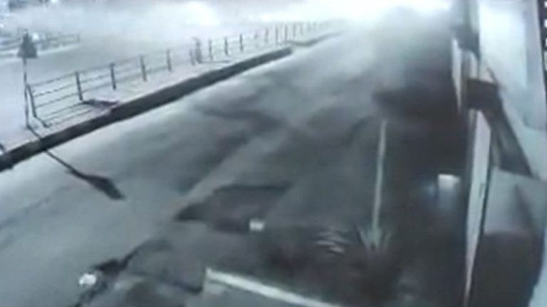 Rishabh Pant accident video: Rishabh Pant Mercedes car accident today ...