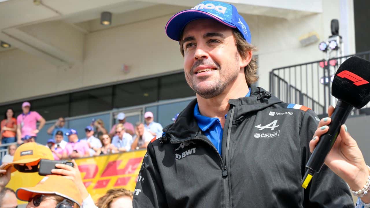 Fernando Alonso promotes his new $192,000 company car at his own ...