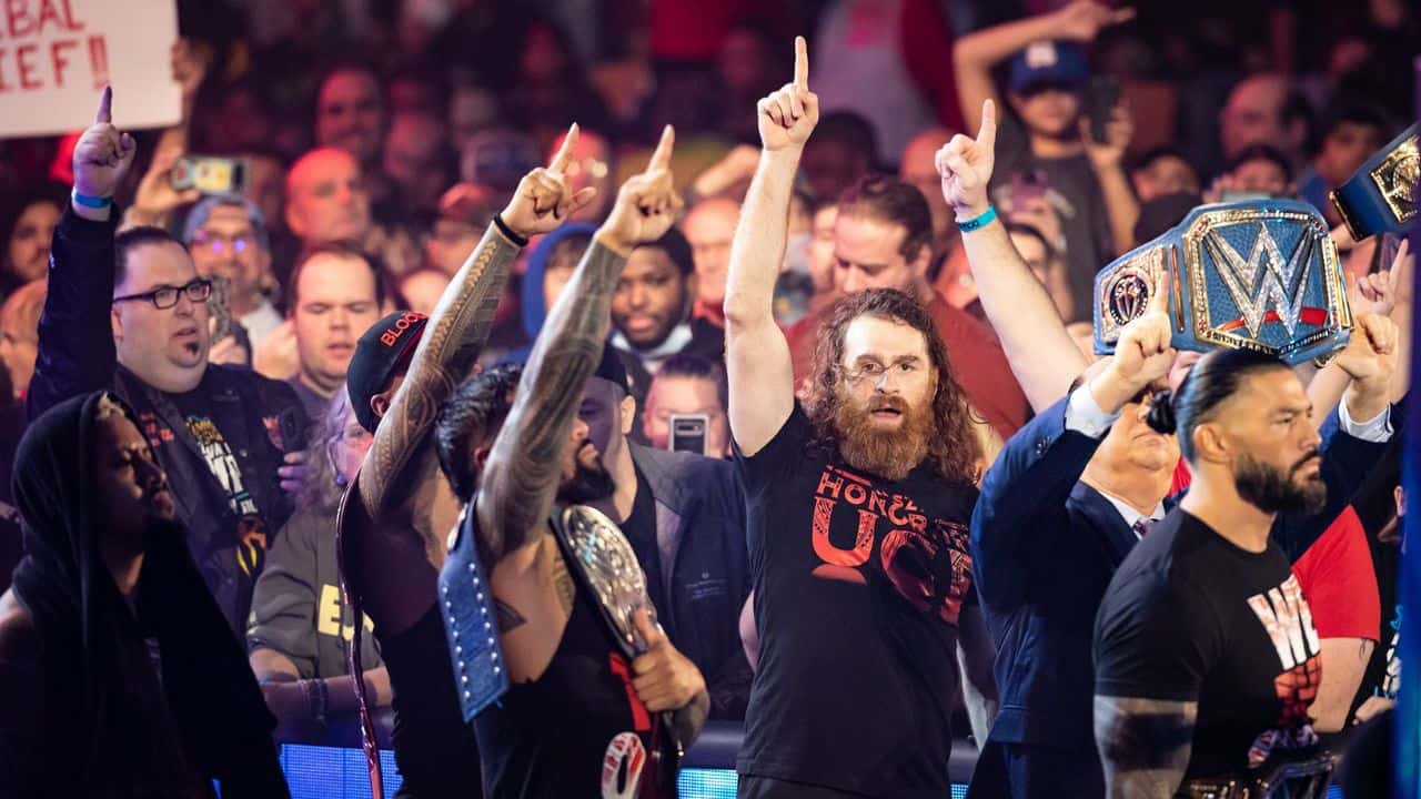 Female WWE Superstar Says Everyone Wants to See Her in the Bloodline ...