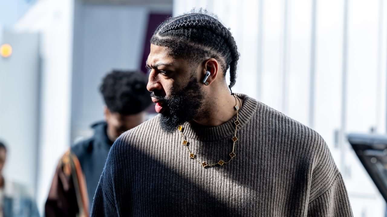 Is Anthony Davis Playing Tonight vs OKC Thunder? Lakers 8x All-Star's ...