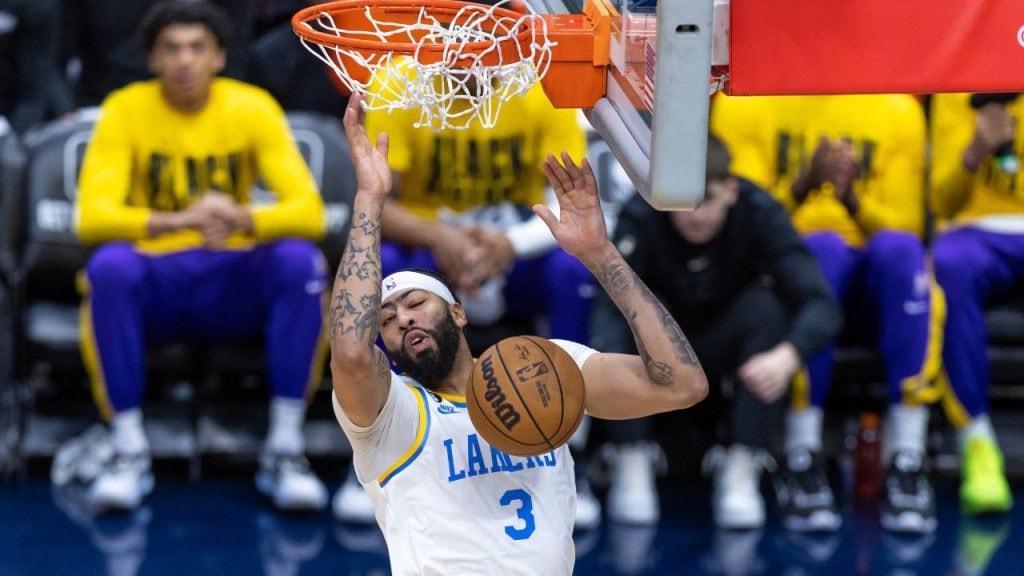 Is Anthony Davis Playing Tonight vs Bucks? Lakers’ Potential Starting ...