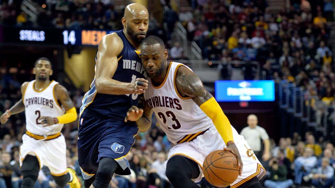 2000 Dunk Contest Winner Reveals LeBron James, Kobe Bryant, and Himself ...