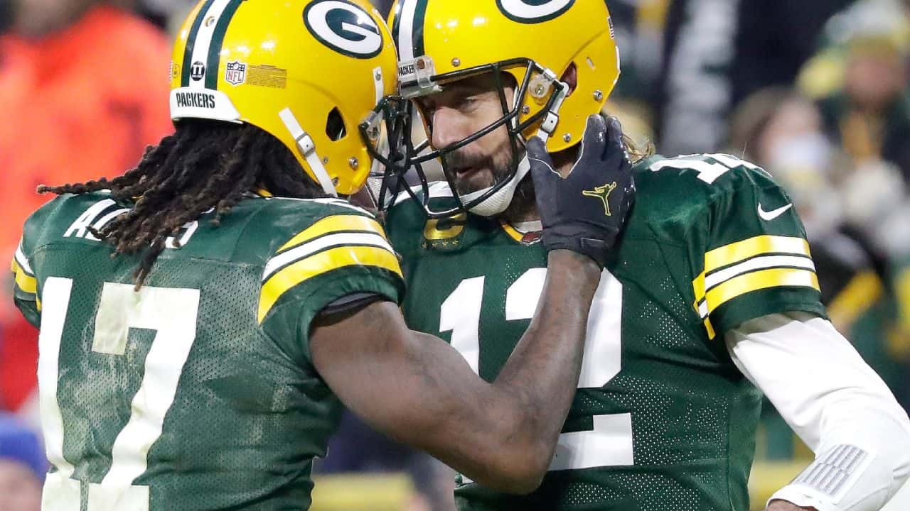 Davante Adams Doing Aaron Rodgers' Iconic Belt Celebration During Pro ...