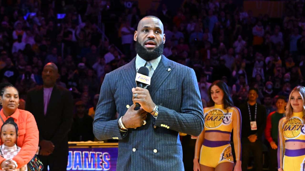"To Shoot the Fadeaway Like Michael Jordan": LeBron James Names Kobe ...