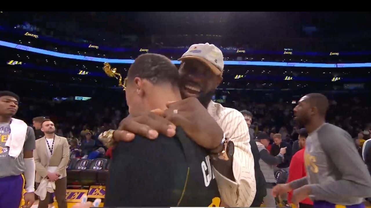 WATCH: LeBron James Hits up Stephen Curry After the Latter's Return as ...