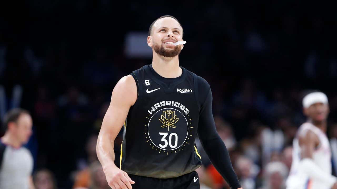 “Confidence Never Wavers, but It’s Frustrating!”: Stephen Curry Talks ...