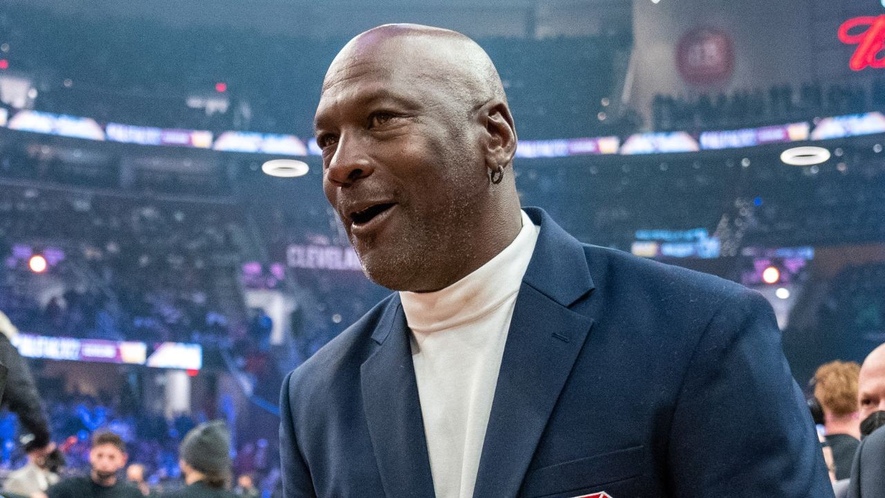 "Thieves Left 3 Checks Worth $108,000 Written By Michael Jordan ...