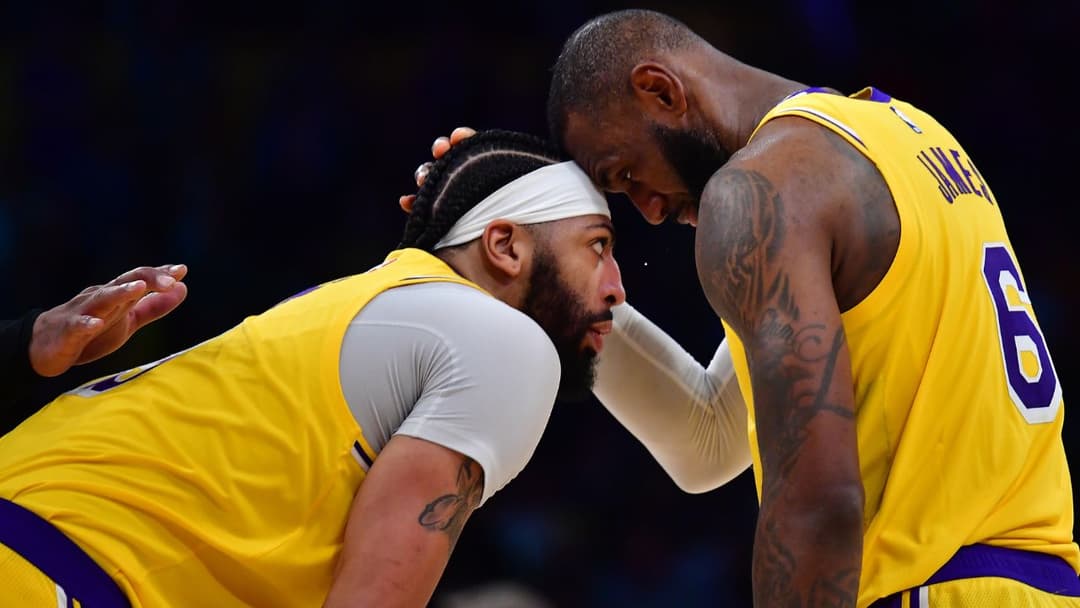 “Anthony Davis Had A Brain Fart”: LeBron James Berates AD For ‘Messing ...