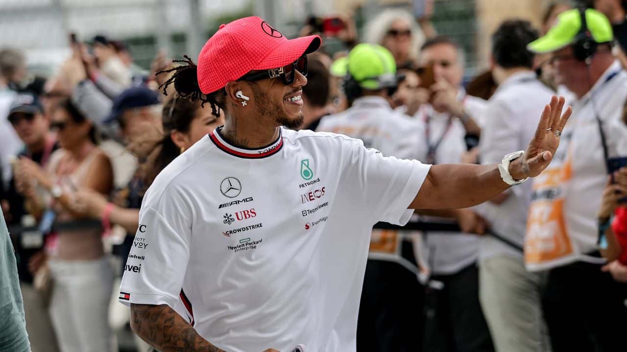 Lewis Hamilton Changes the Life of Canadian Teenager With $672,000 Sale ...