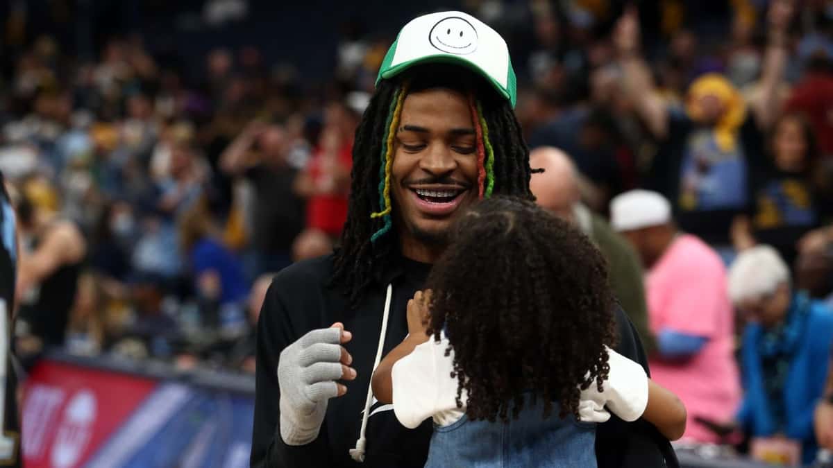 Watch: Ja Morant Hitting the Griddy with Adorable 3-year-old Daughter ...