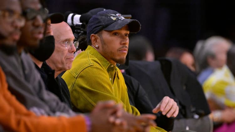 UFC Champ Lost $10,000 From His $4 Million Fortune as Lewis Hamilton ...