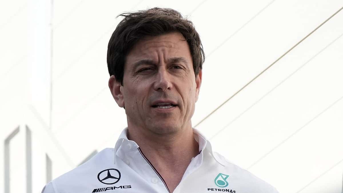 “It’s Very Embarrassing”: Toto Wolff Reveals a Problematic Aspect of Having Lewis Hamilton in ...