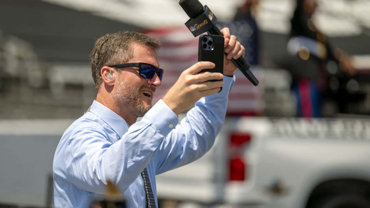 Dale Earnhardt Jr’s “Can’t Wait to Get Back” Note Unifies NASCAR Fans ...