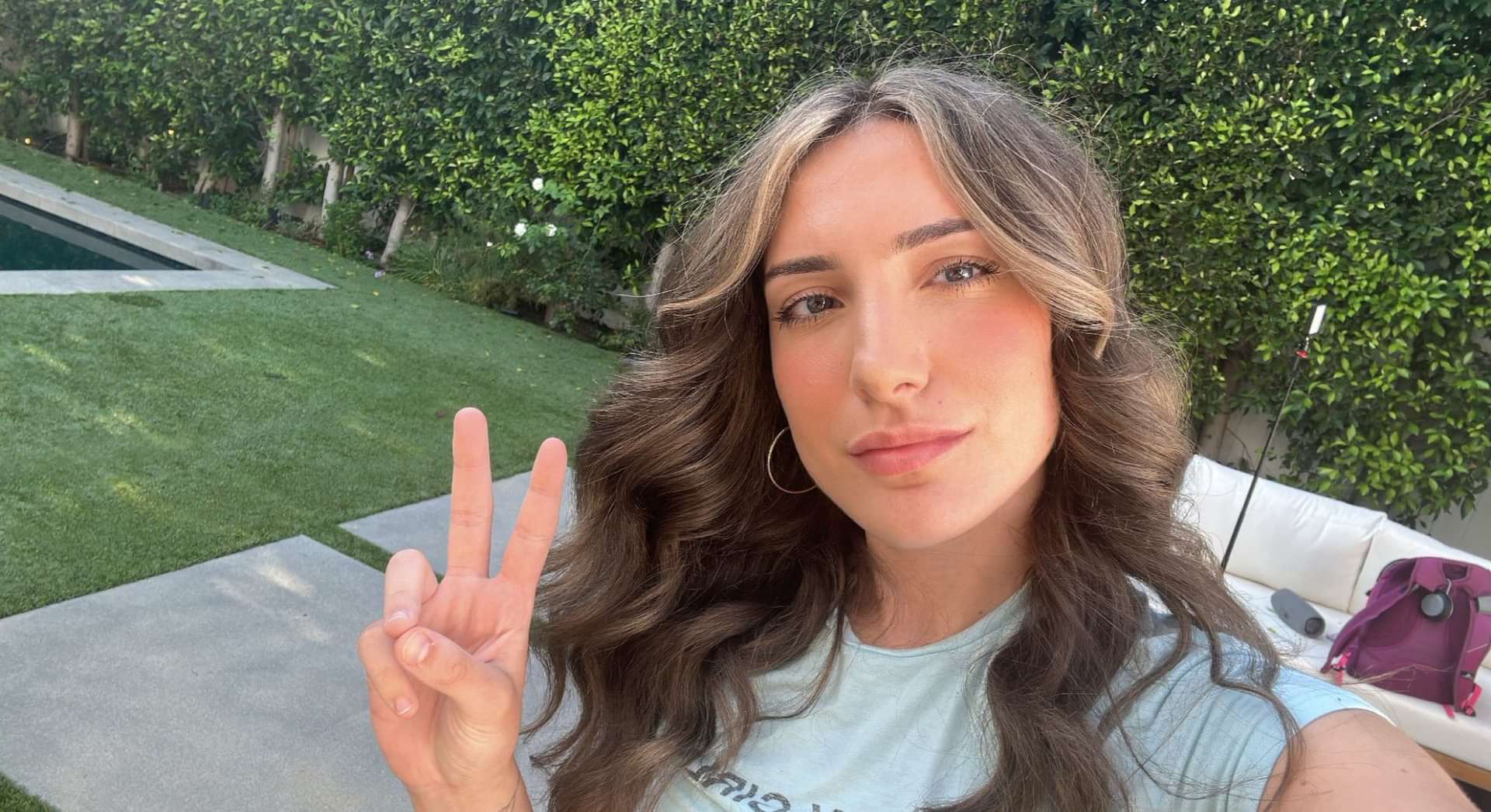 Video clip of popular Twitch streamer Nadia stinking up the ice bath ...