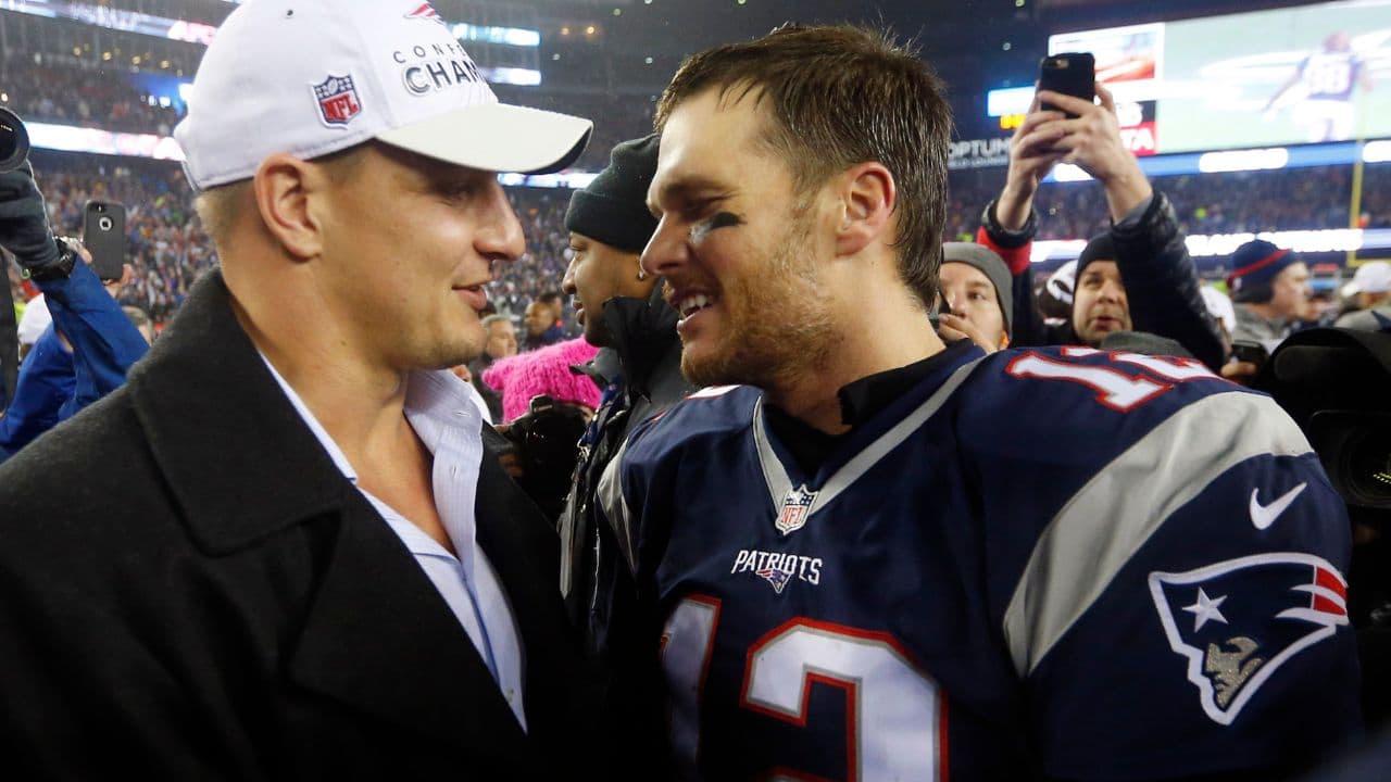 “He Took a 100 Takes”: Rob Gronkowski Unapologetically Roasts Tom Brady ...