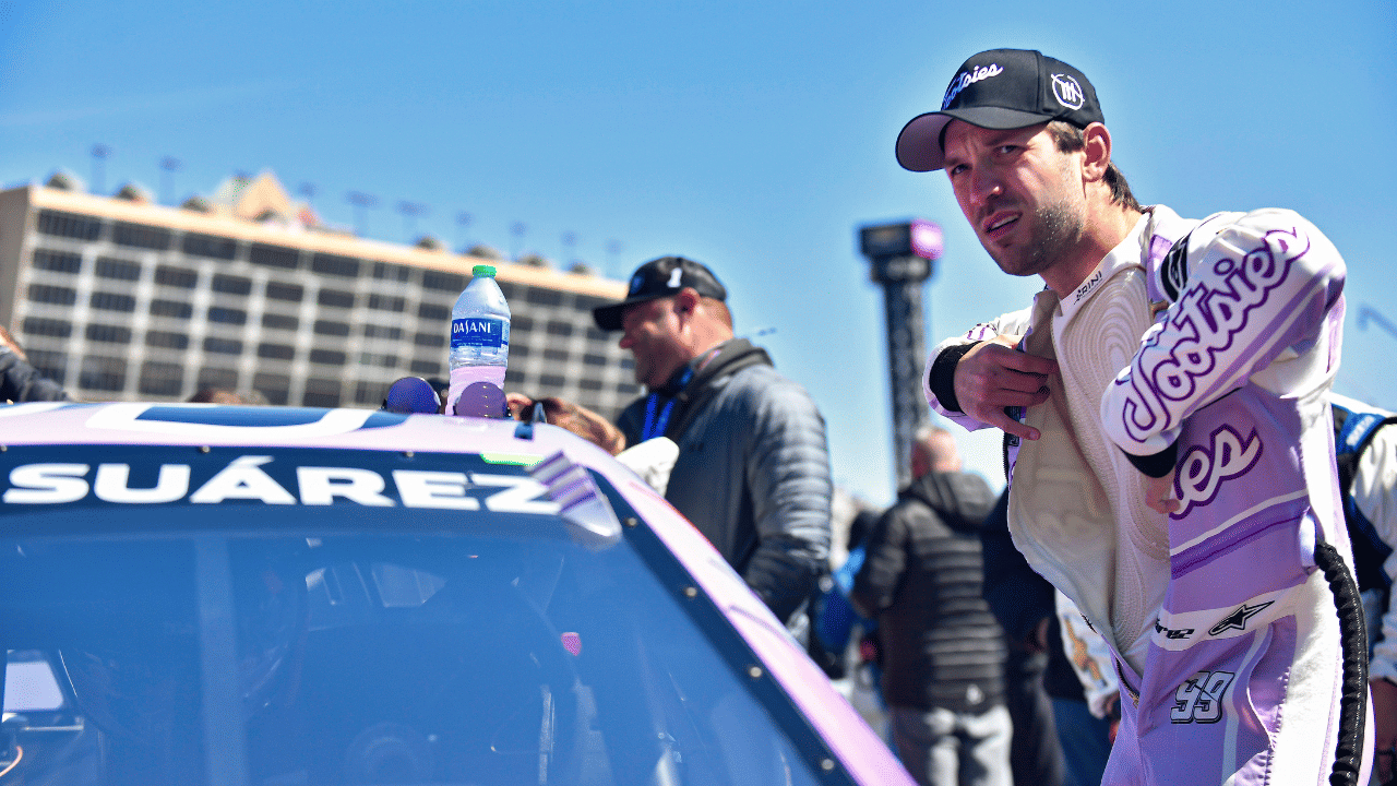 How Do NASCAR Drivers Select Their Firesuits? - The SportsRush