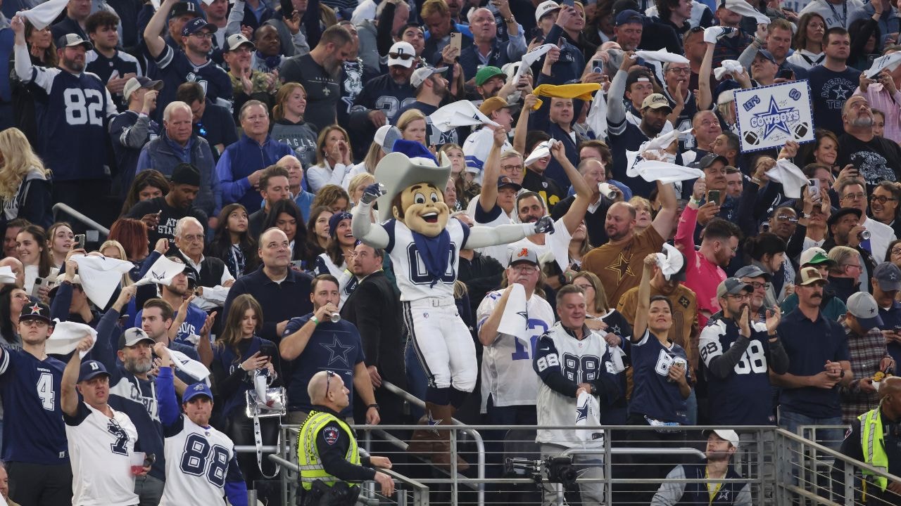 Ugly Brawl Breaks Out Between Potential Eagles & Cowboys Fans After ...
