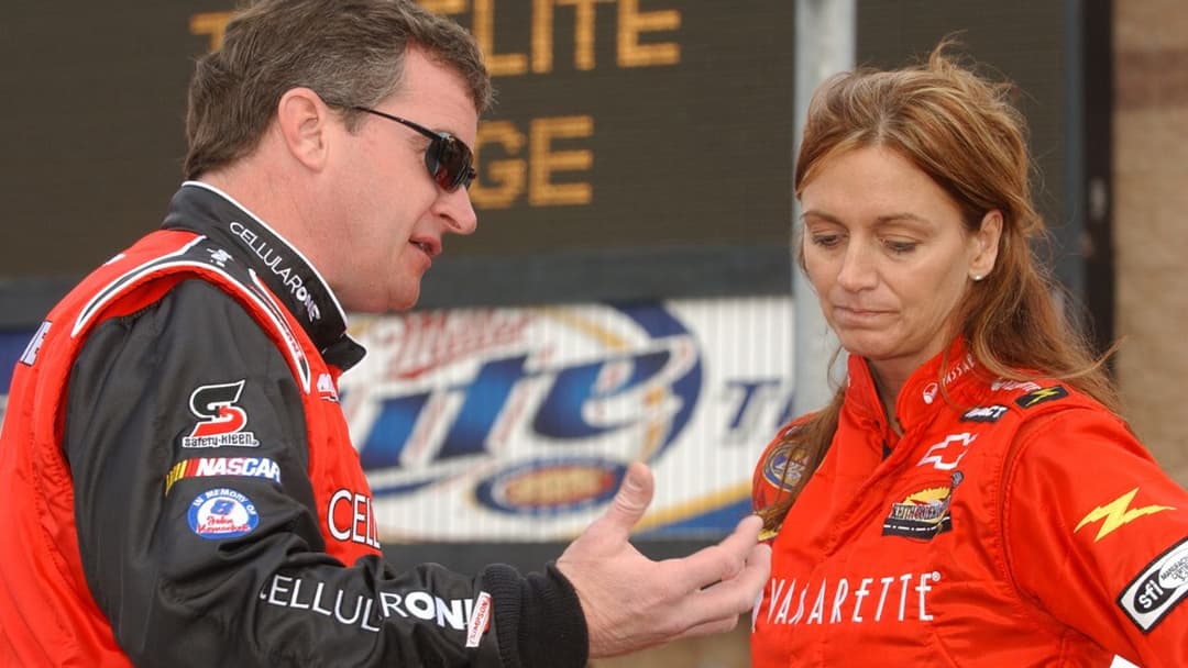 Who Is NASCAR Trailblazer Shawna Robinson? Details About Career ...