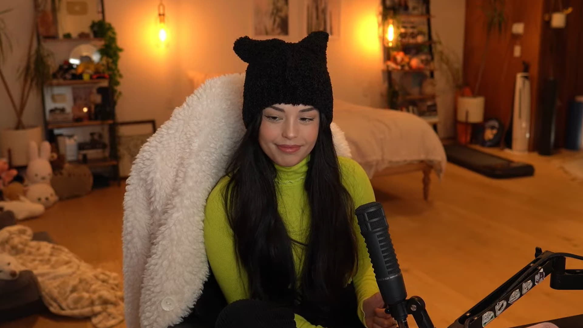 “YouTube Queen” Valkyrae Continues to Be on Team Red, Not Moving to ...