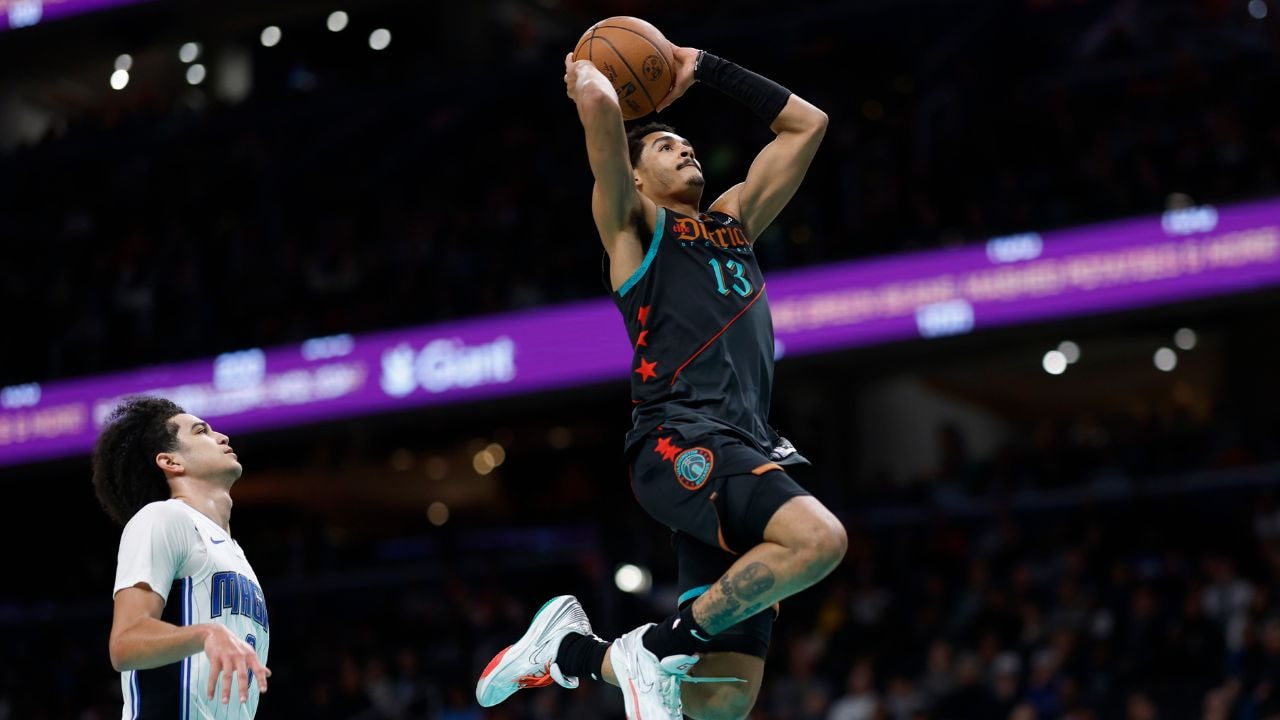 “Made Anthony Black Do the Nae Nae”: Jordan Poole Gets NBA Twitter ...