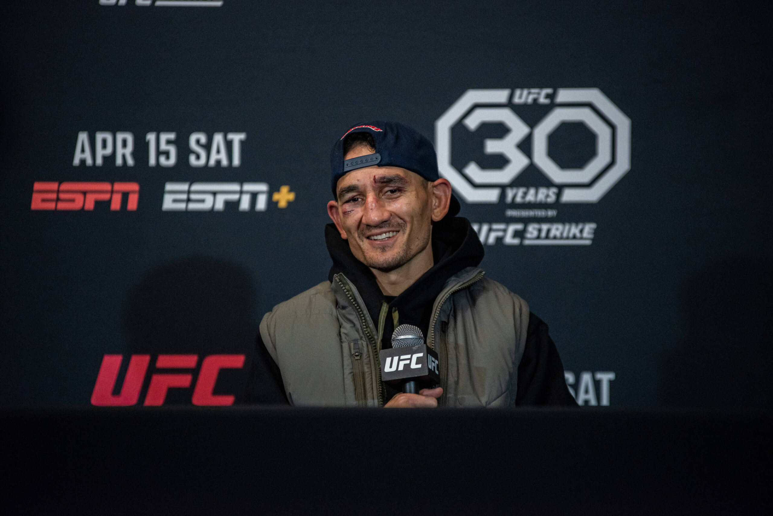 Max Holloway Eyes Historic Double Title Bid – Featherweight and ...