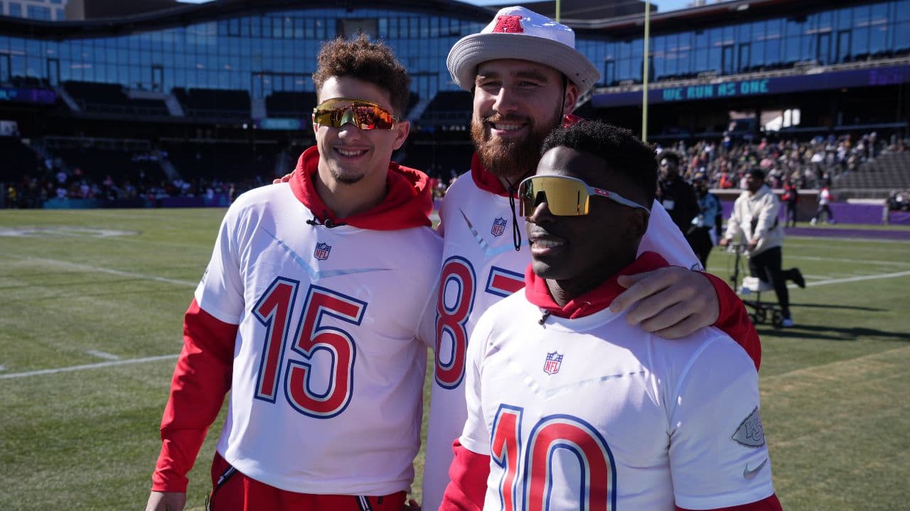 "Don't Be Throwing Ducks…": Tyreek Hill Sends Miami GP Sideline Plea To ...