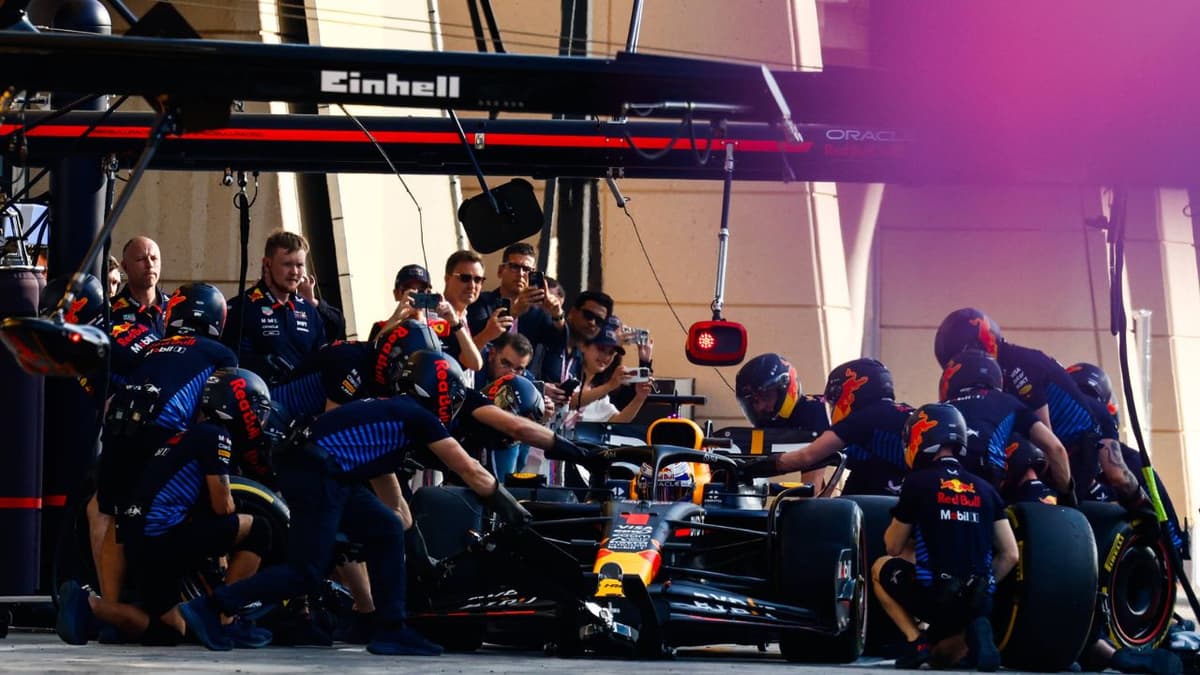 F1 Pit Crew Salary: How Much Does the Pit Crew in Formula 1 Make? - The ...