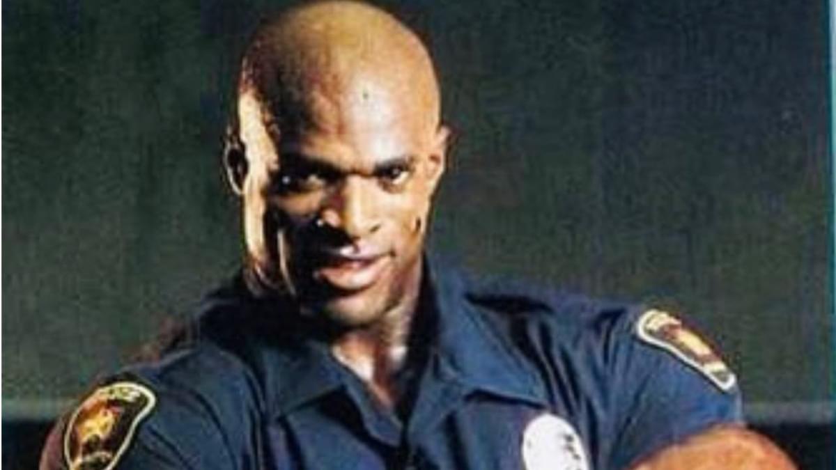 Bodybuilding GOAT Ronnie Coleman Works Out With 14 Police Officers ...