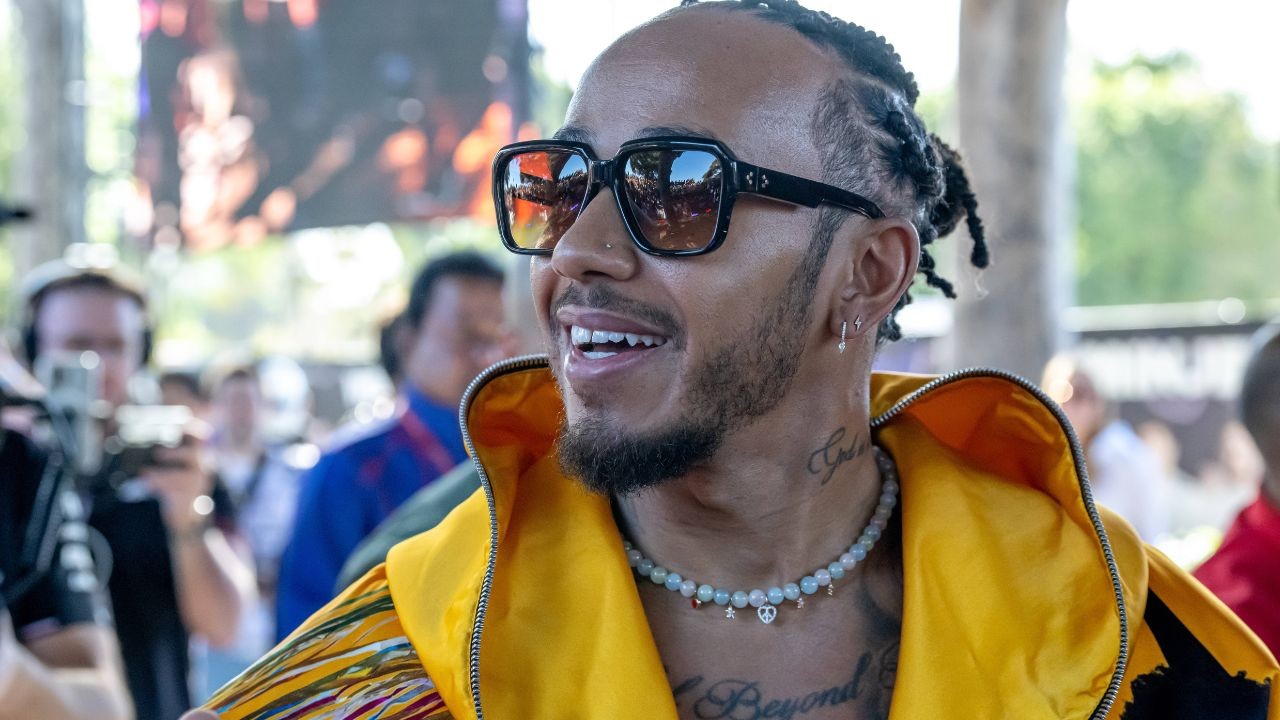 Lewis Hamilton Returns to Dating App; Grabs Spotlight With Sunbathing ...