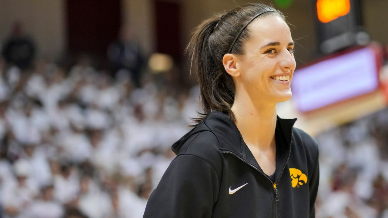 What's Caitlin Clark's Height and Weight and Other FAQs About Iowa Star ...