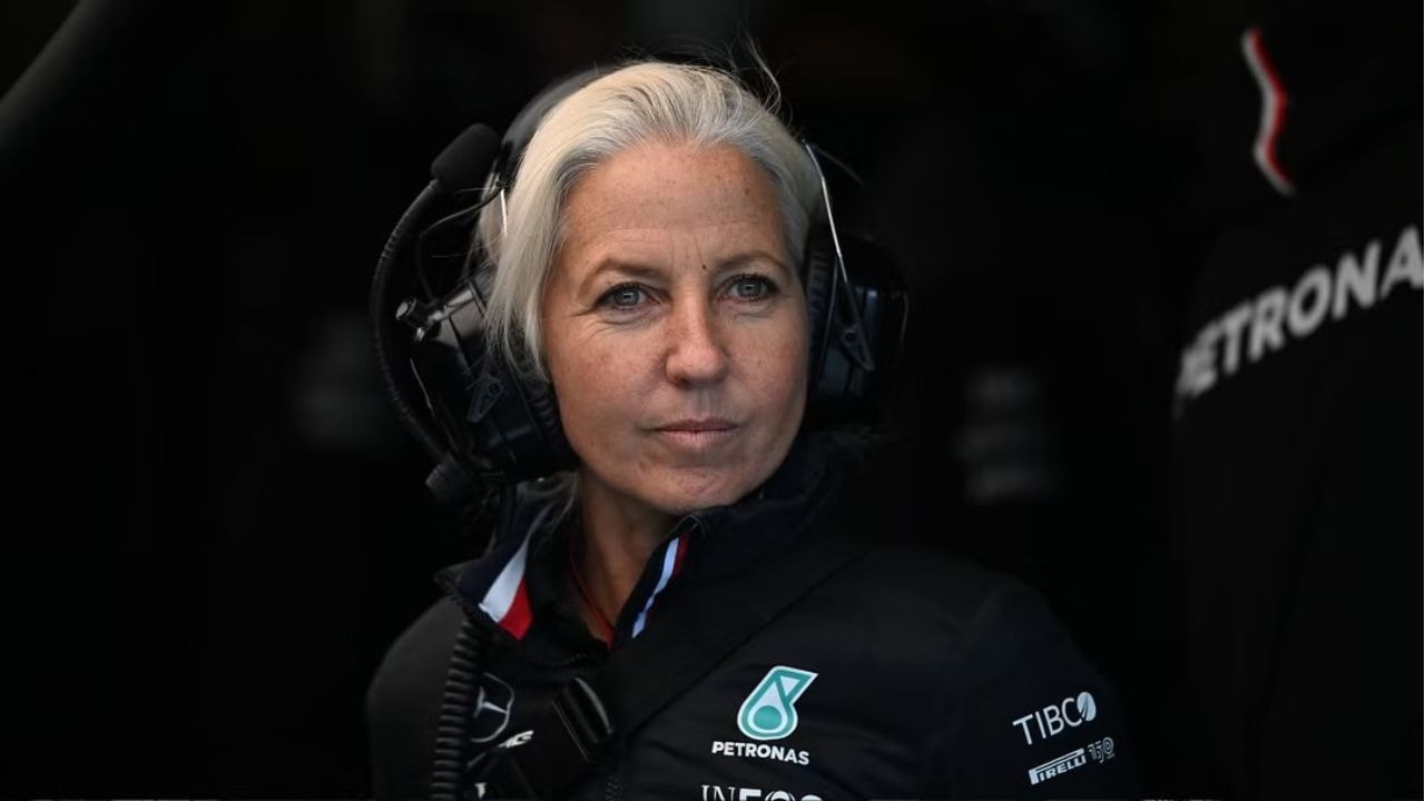 Angela Cullen Back on Track After Lewis Hamilton Split- Just With a New ...