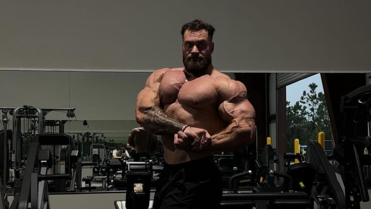 Chris Bumstead Stuns Bodybuilding World With an Unseen Throwback From ...