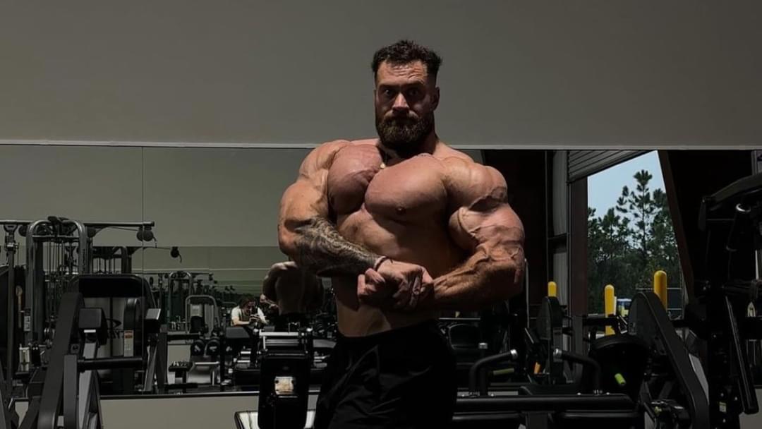 Chris Bumstead Stuns Bodybuilding World With an Unseen Throwback From ...