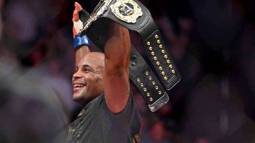 Daniel Cormier Gets Roasted After Clip of Him Eating During UFC Fight ...